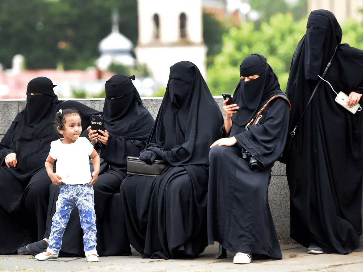 Empowerment Through Fabric: The Rise of Hijab in Fashion - Cindrebay Blog